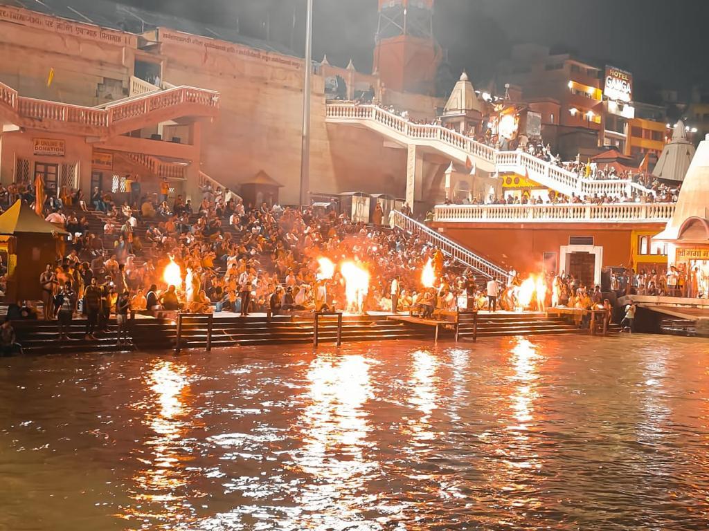 Ganga Aarti Wallpapers - Top Free Ganga Aarti Backgrounds - WallpaperAccess
