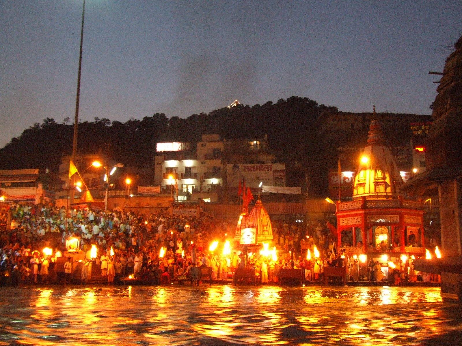 Ganga Aarti Wallpapers - Top Free Ganga Aarti Backgrounds - WallpaperAccess