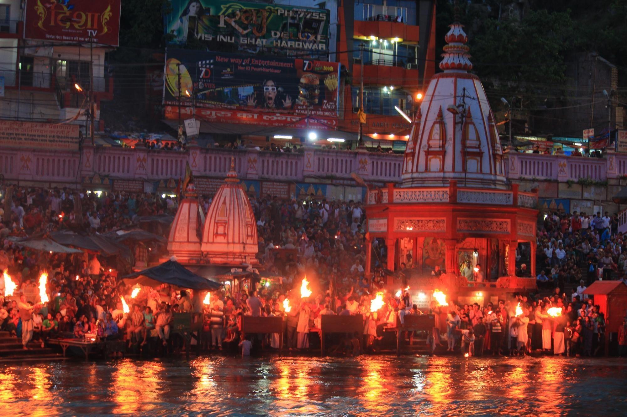 Ganga Aarti Wallpapers - Top Free Ganga Aarti Backgrounds - WallpaperAccess