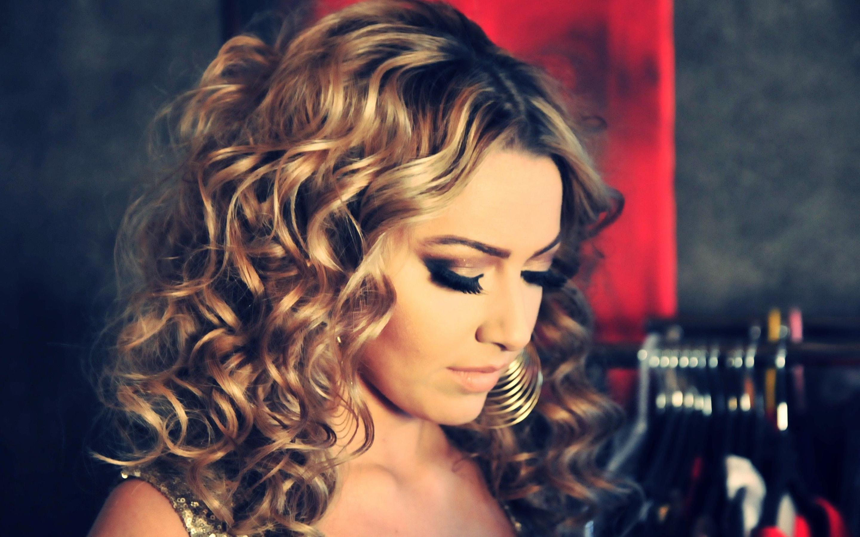 Hadise Wallpapers - Top Free Hadise Backgrounds - WallpaperAccess