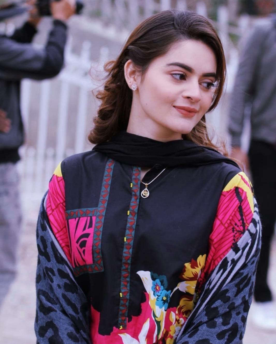 Minal Khan Wallpapers - Top Free Minal Khan Backgrounds - WallpaperAccess