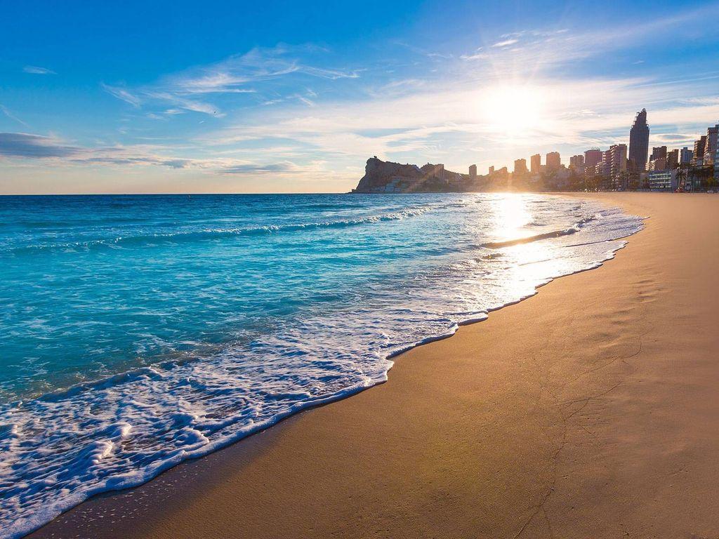 Benidorm Wallpapers - Top Free Benidorm Backgrounds - WallpaperAccess