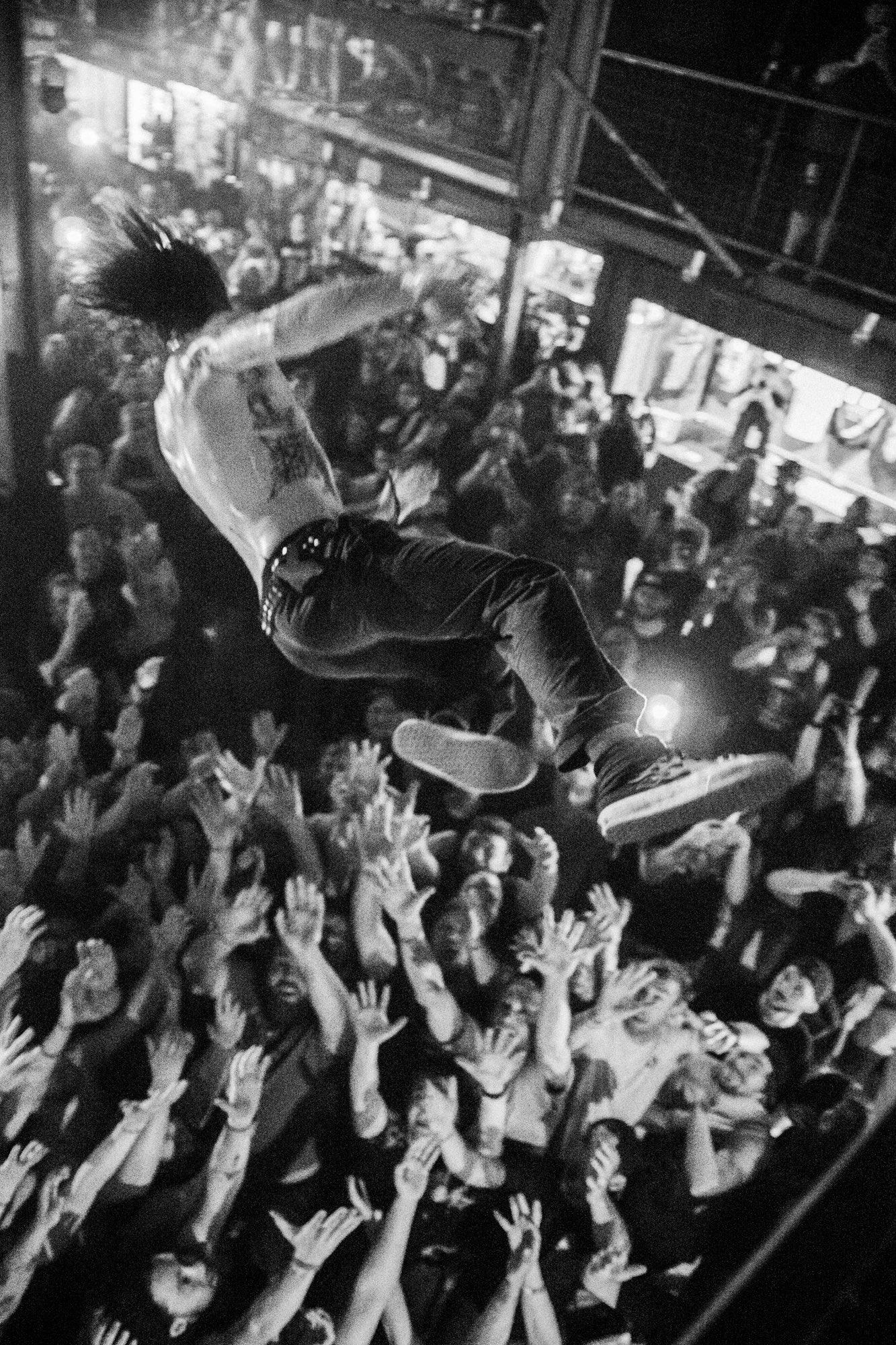 Mosh Pit Wallpapers - Top Free Mosh Pit Backgrounds - WallpaperAccess