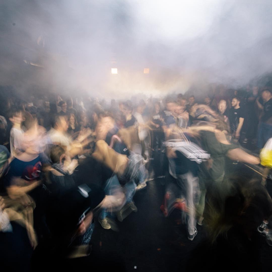 Mosh Pit Wallpapers - Top Free Mosh Pit Backgrounds - WallpaperAccess