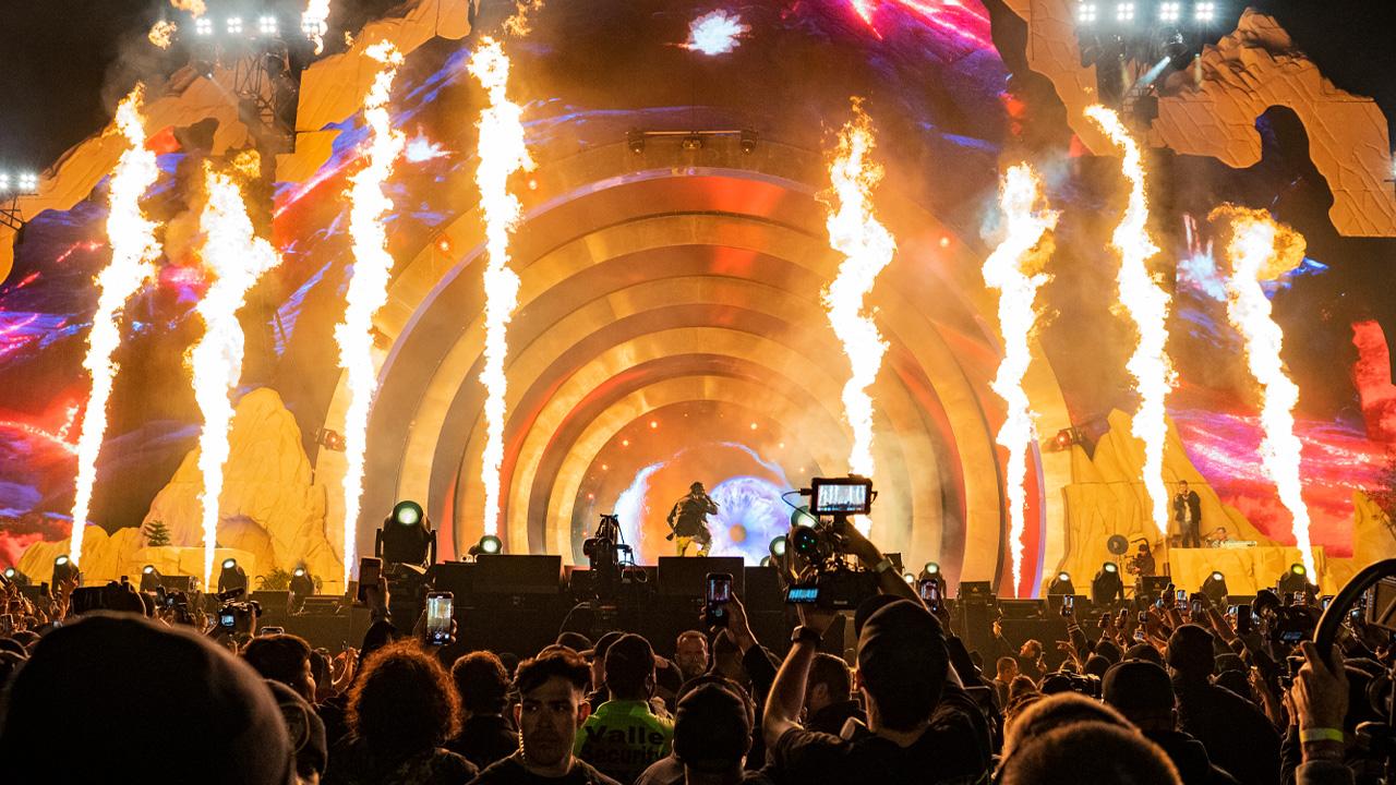 Mosh Pit Wallpapers - Top Free Mosh Pit Backgrounds - WallpaperAccess