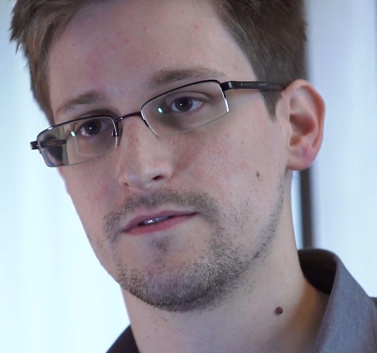 Edward Snowden Wallpapers - Top Free Edward Snowden Backgrounds ...