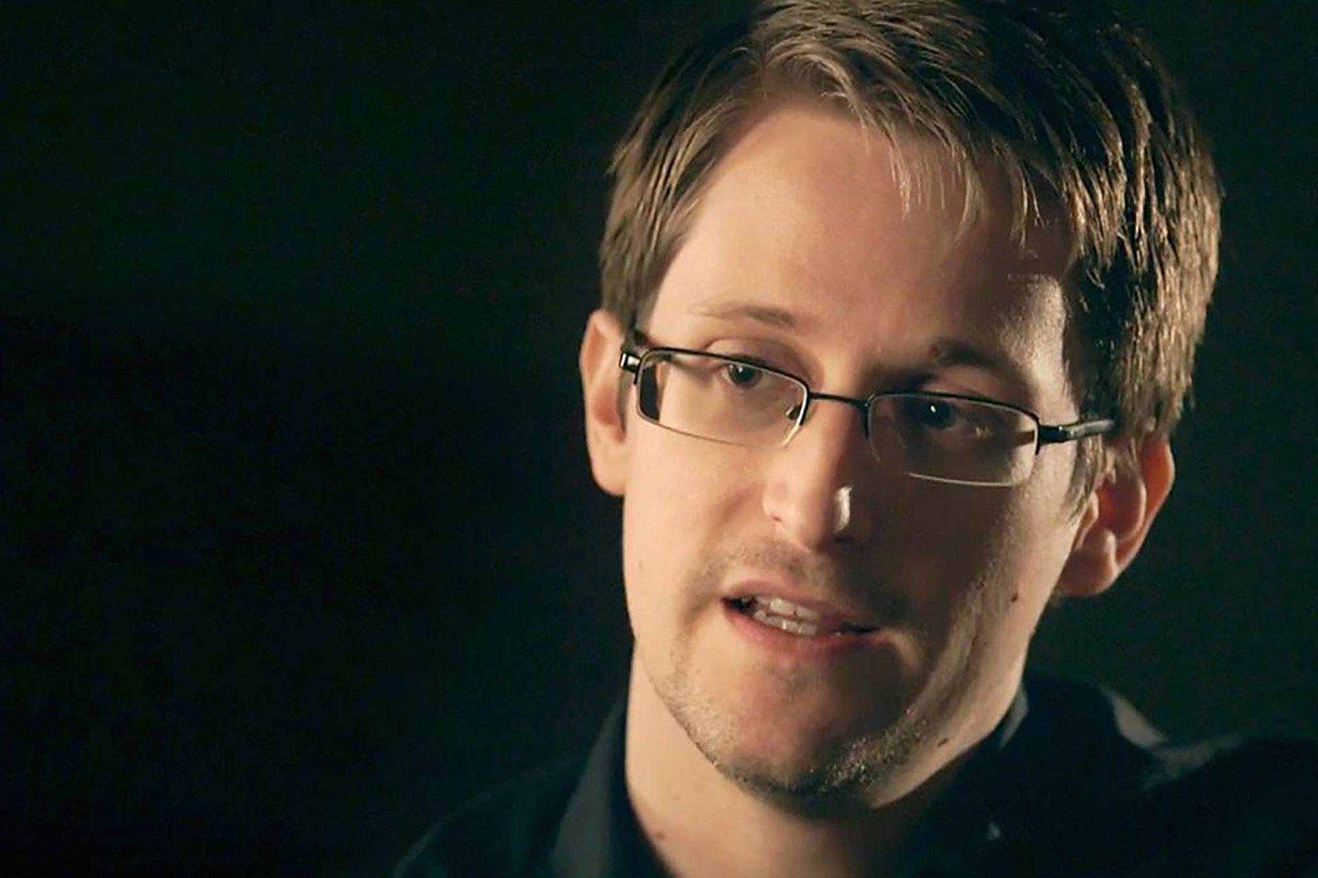 Edward Snowden Wallpapers - Top Free Edward Snowden Backgrounds ...