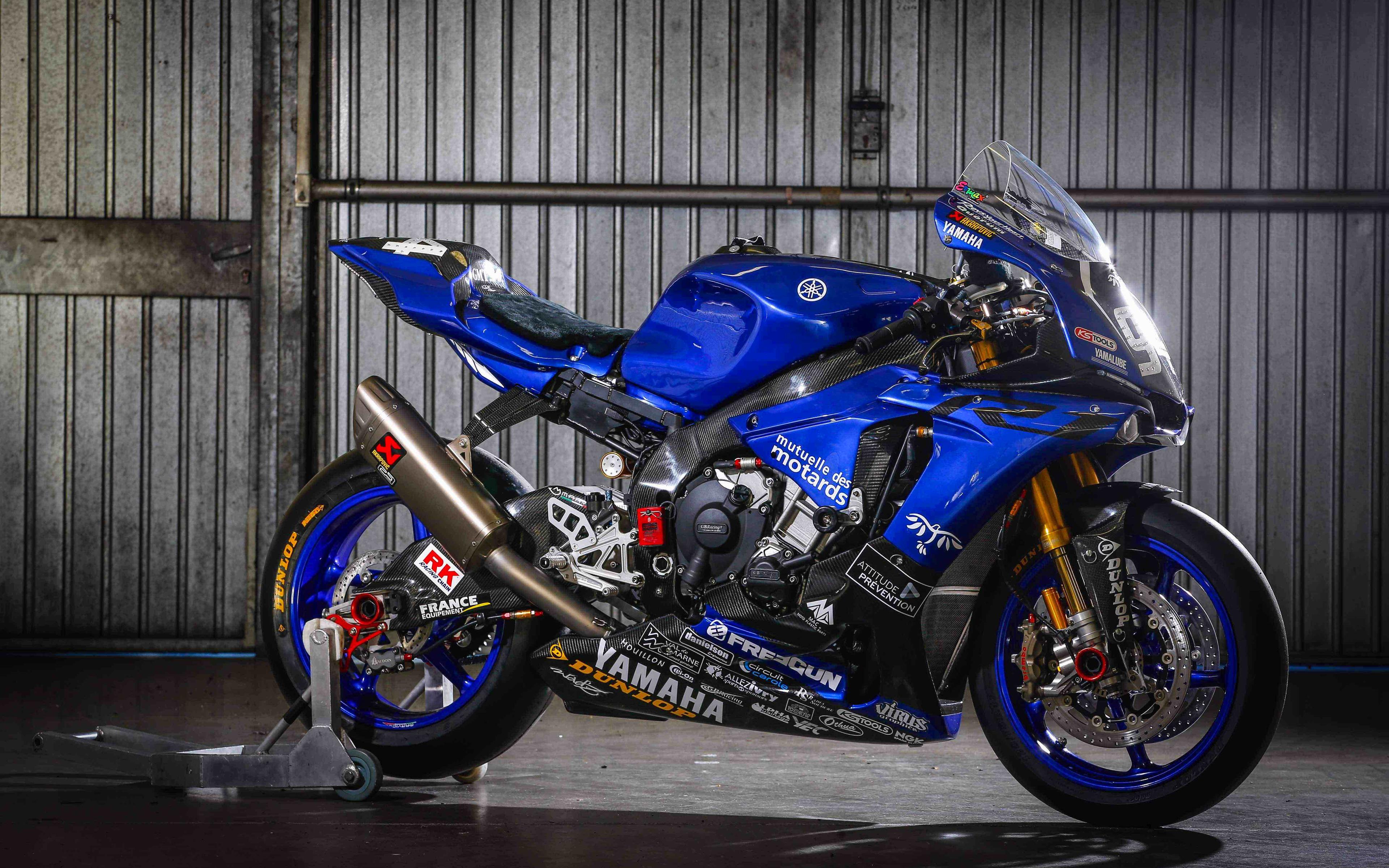 Yamaha R1 Akrapovic Wallpapers - Top Free Yamaha R1 Akrapovic ...