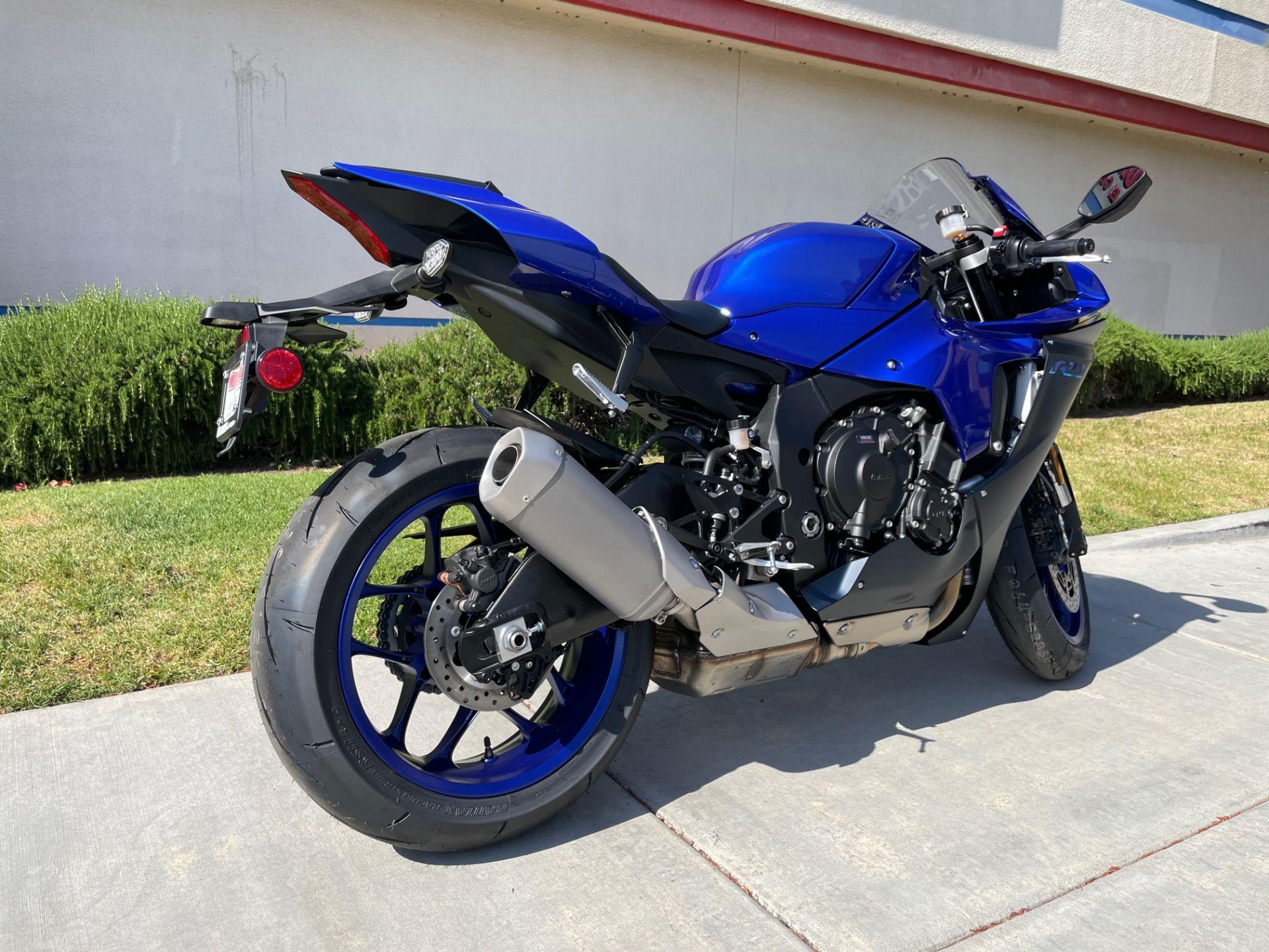 Yamaha R1 Akrapovic Wallpapers - Top Free Yamaha R1 Akrapovic ...