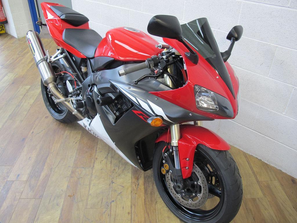 Yamaha R1 Akrapovic Wallpapers - Top Free Yamaha R1 Akrapovic ...