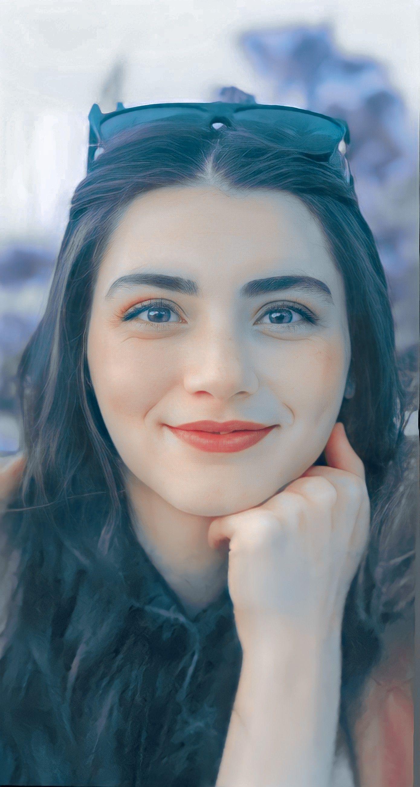 Özge Törer Wallpapers - Top Free Özge Törer Backgrounds - WallpaperAccess