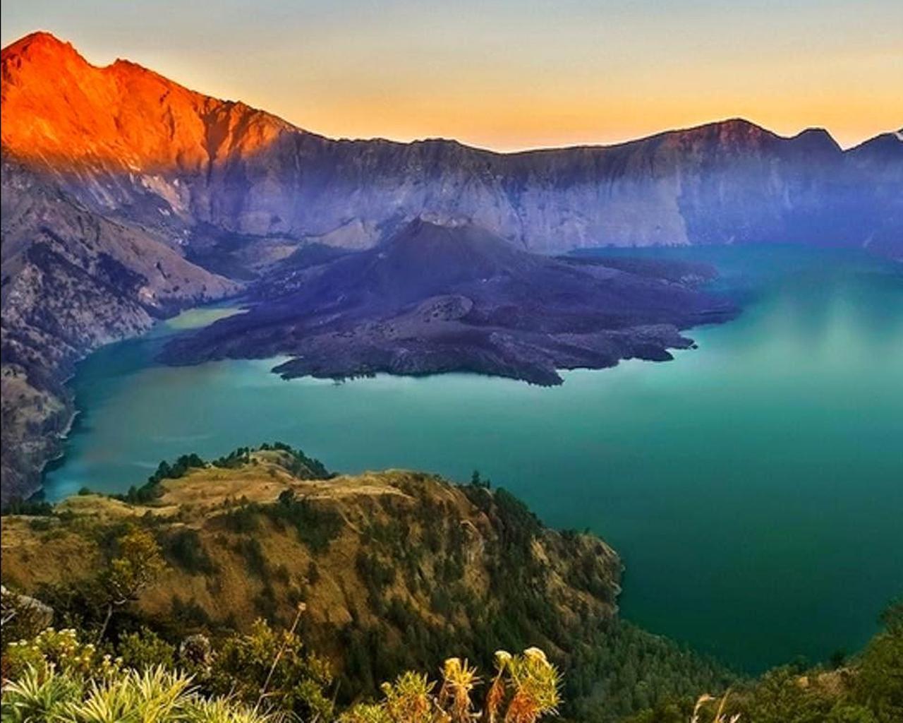 Mount Rinjani Wallpapers - Top Free Mount Rinjani Backgrounds ...