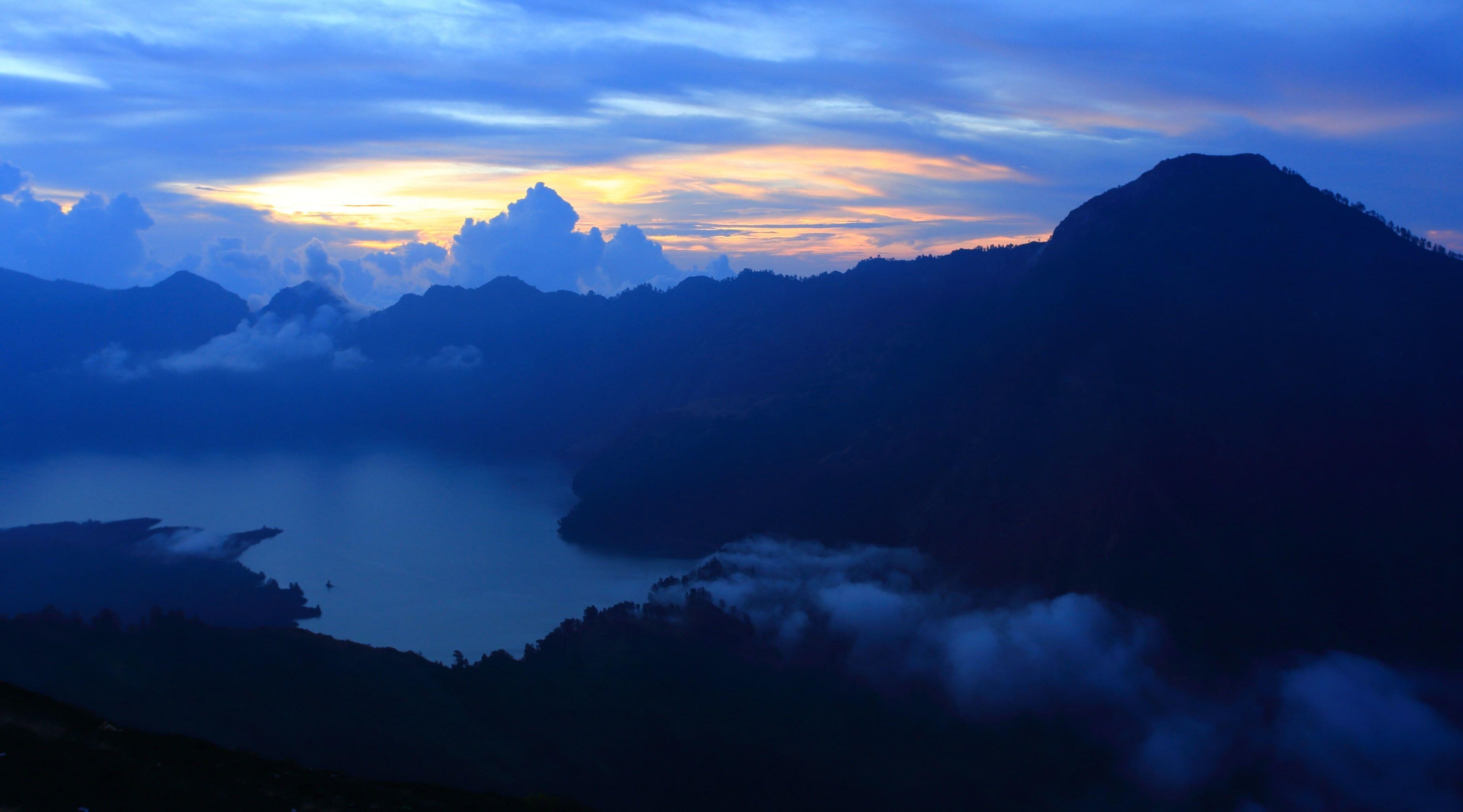 Mount Rinjani Wallpapers - Top Free Mount Rinjani Backgrounds ...