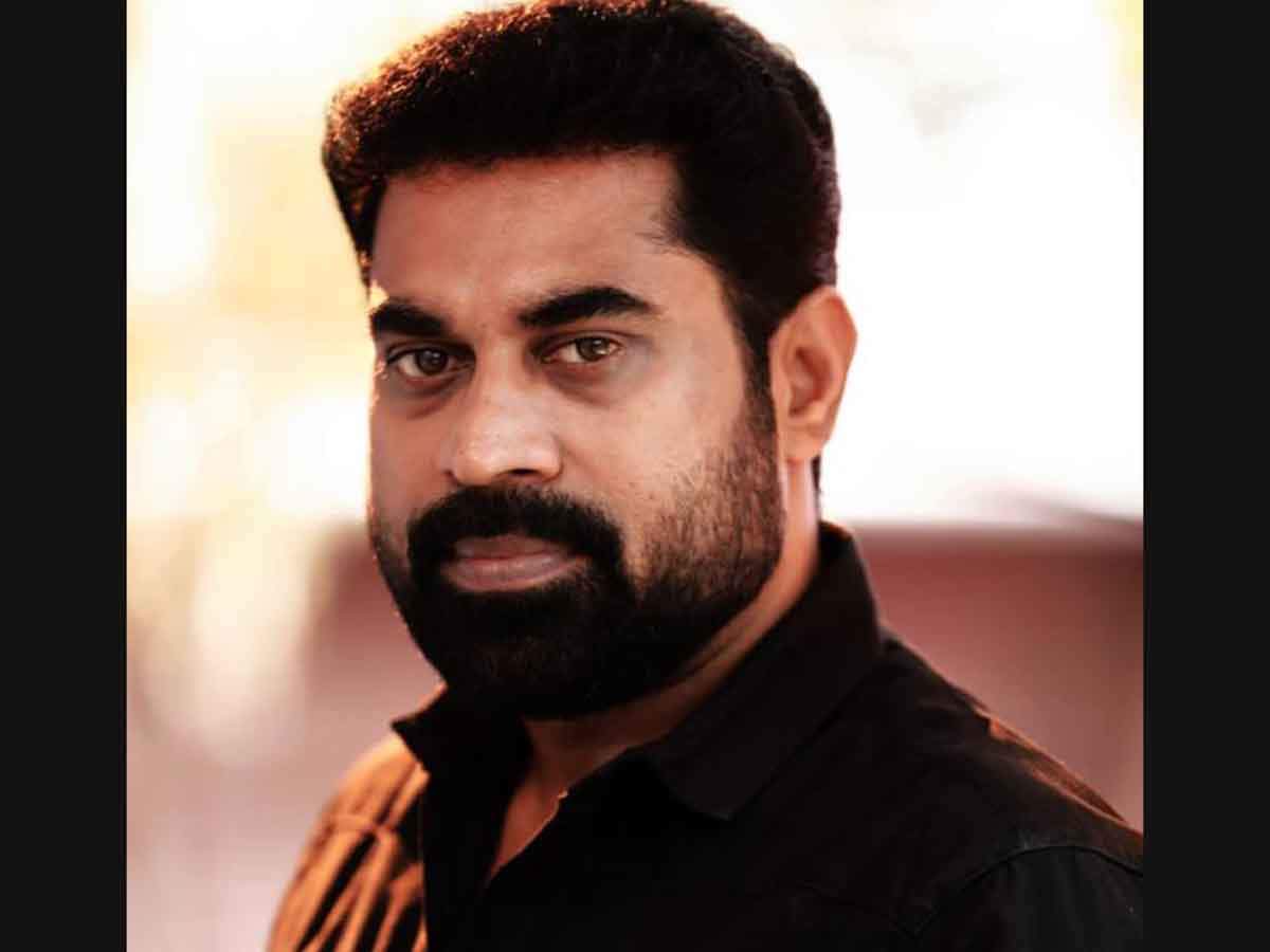 Suraj Venjaramoodu Wallpapers - Top Free Suraj Venjaramoodu Backgrounds ...