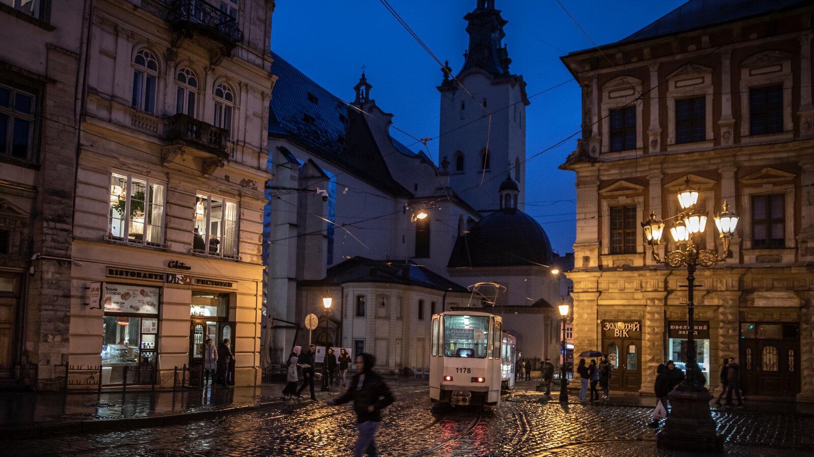 Lviv Wallpapers - Top Free Lviv Backgrounds - WallpaperAccess