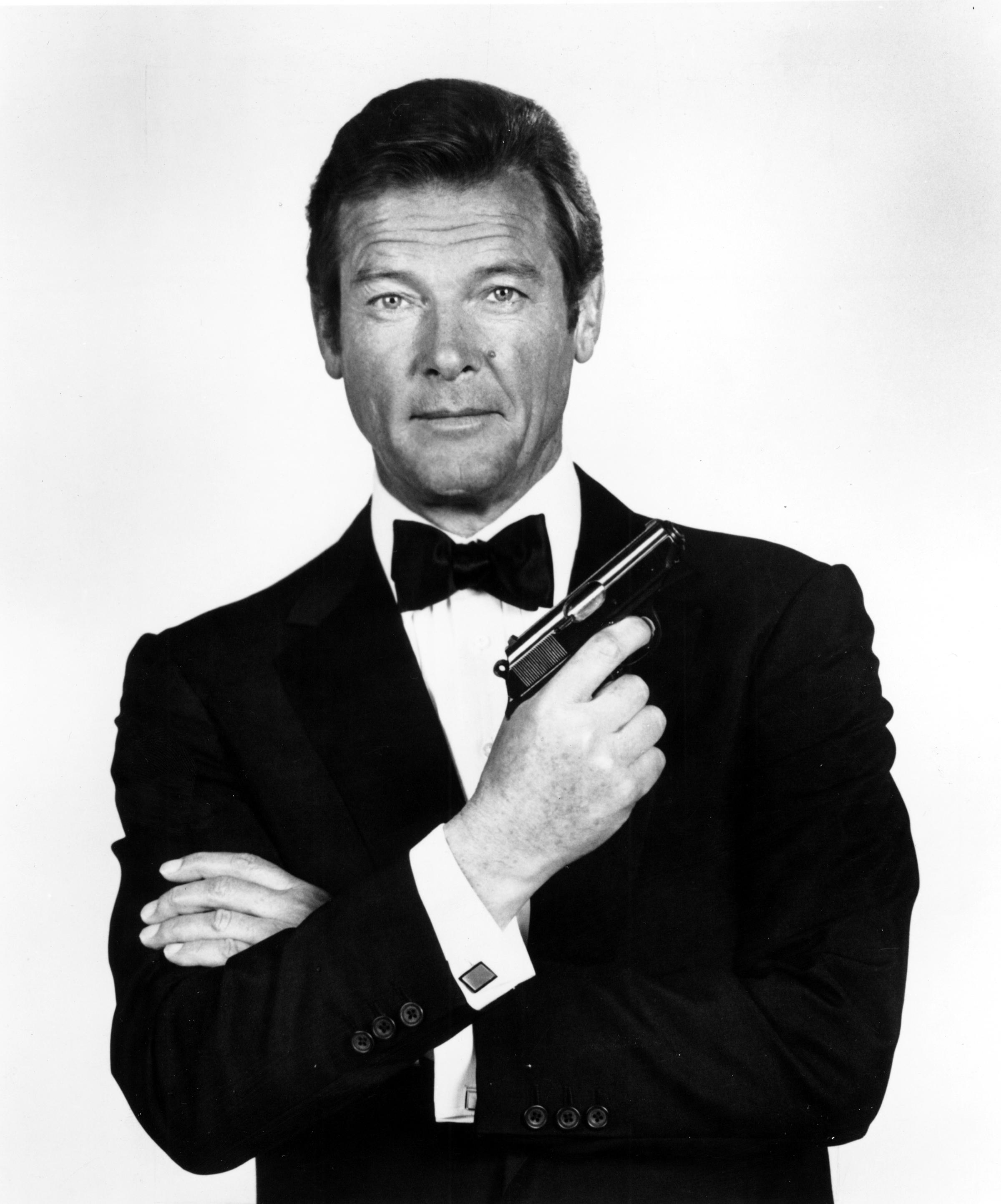 Roger Moore Wallpapers Top Free Roger Moore Backgrounds Wallpaperaccess