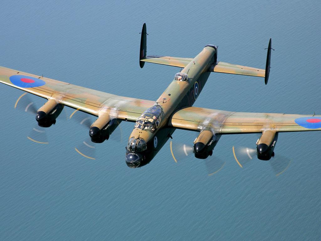 Avro Lancaster Wallpapers - Top Free Avro Lancaster Backgrounds - WallpaperAccess