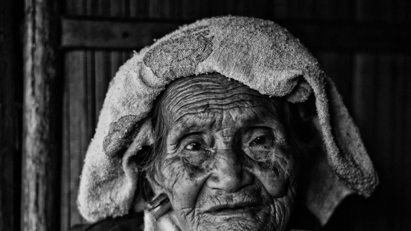 Old Lady Wallpapers - Top Free Old Lady Backgrounds - WallpaperAccess