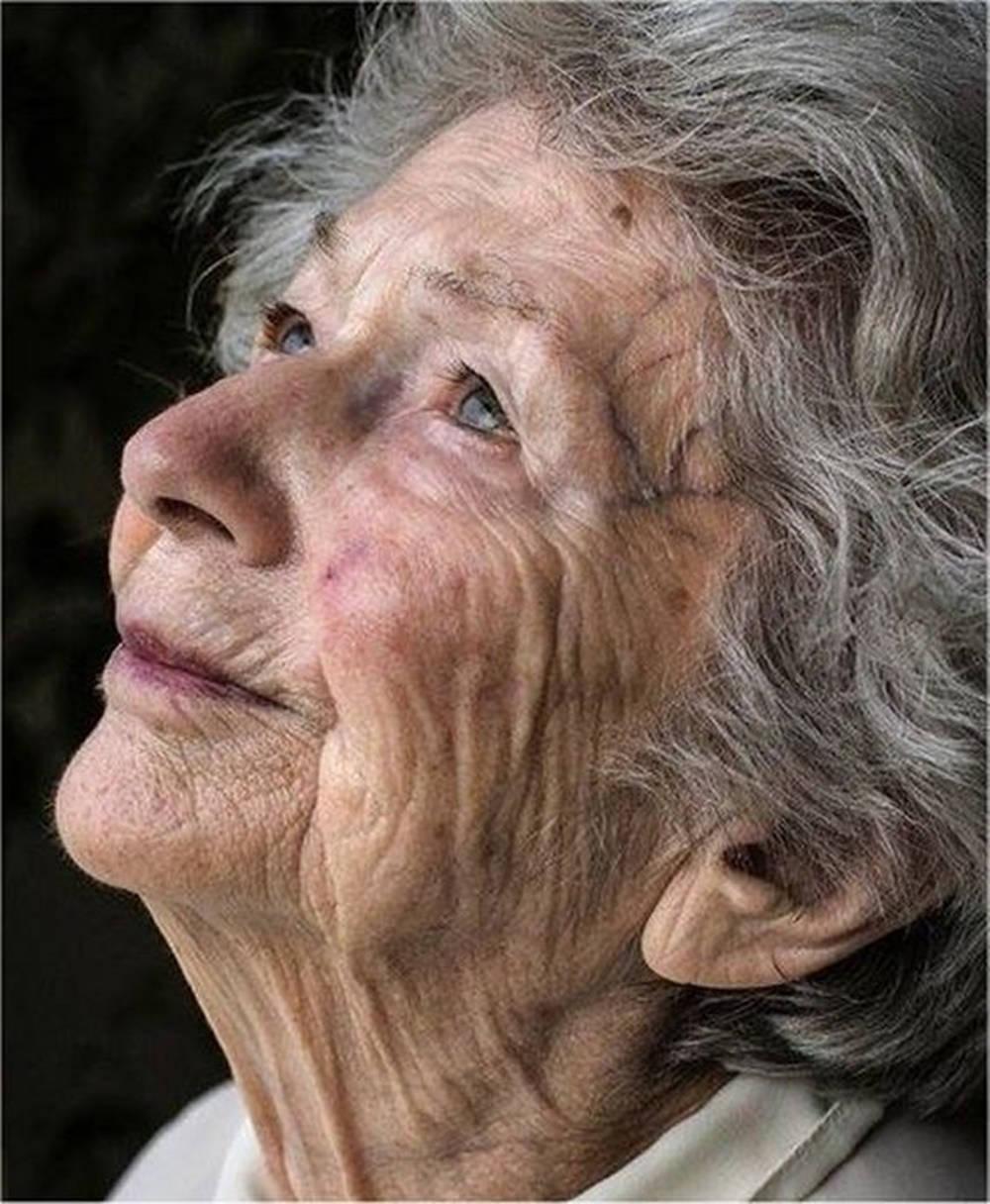 Old Lady Wallpapers - Top Free Old Lady Backgrounds - WallpaperAccess