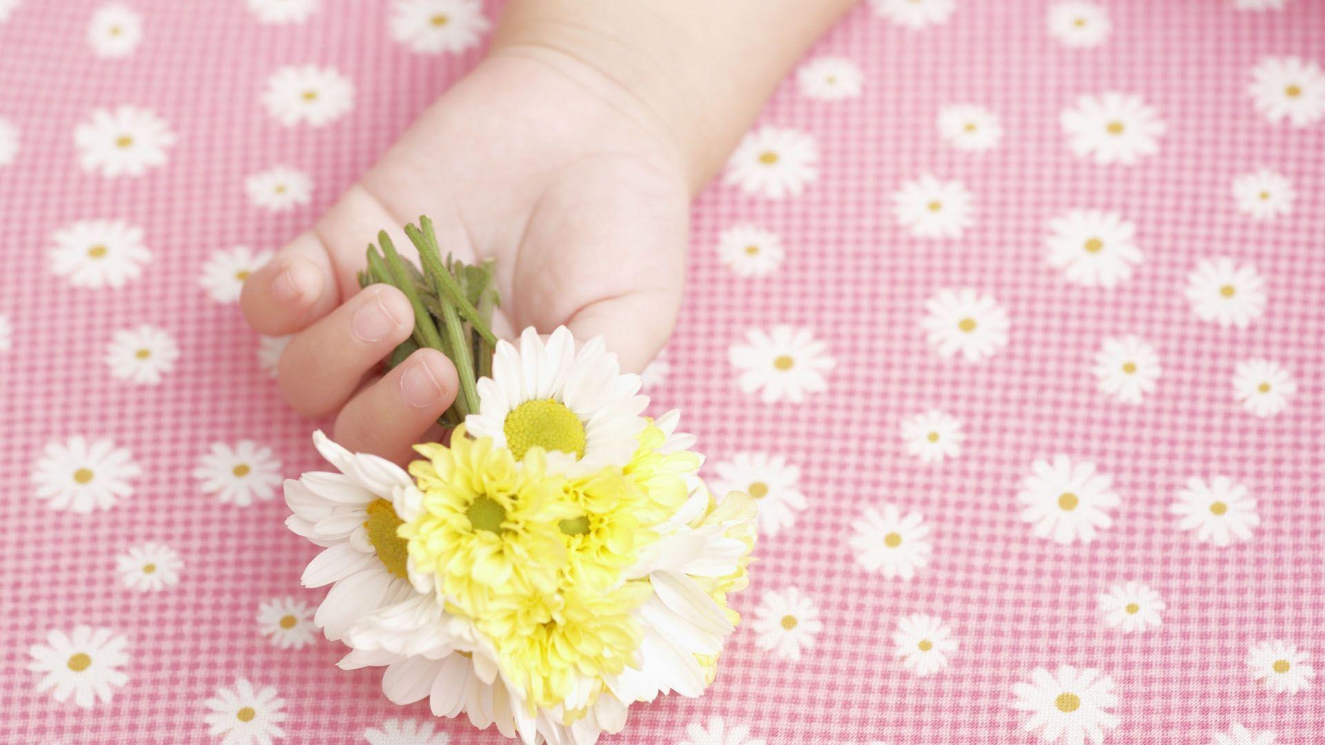 Baby Hand Wallpapers - Top Free Baby Hand Backgrounds - WallpaperAccess