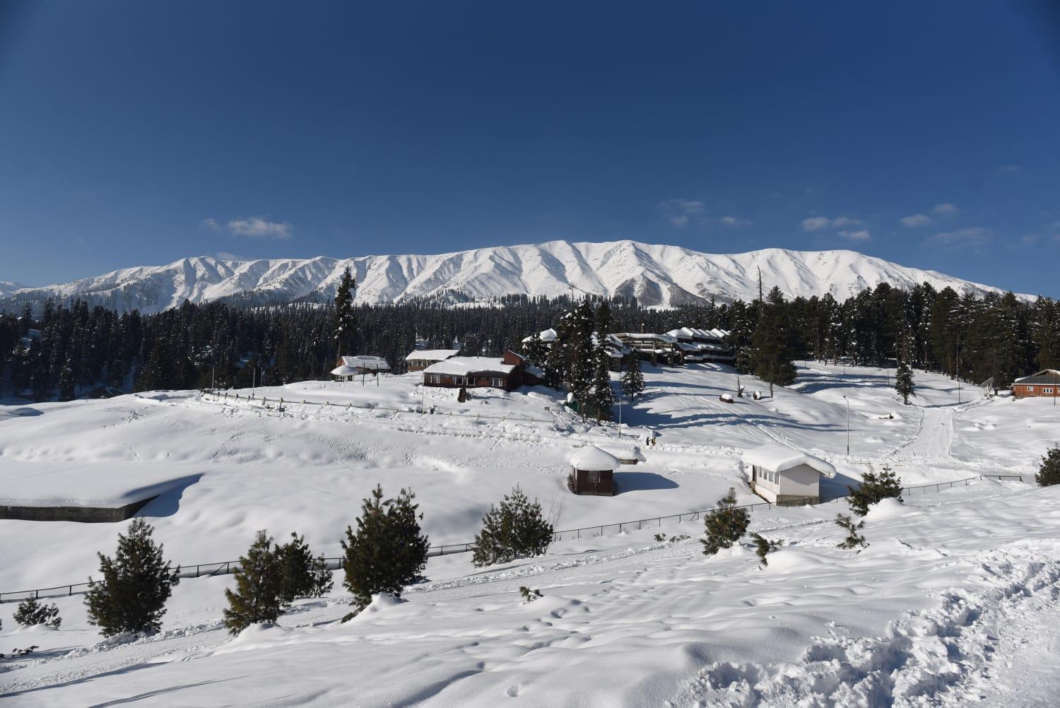 Gulmarg Wallpapers - Top Free Gulmarg Backgrounds - WallpaperAccess