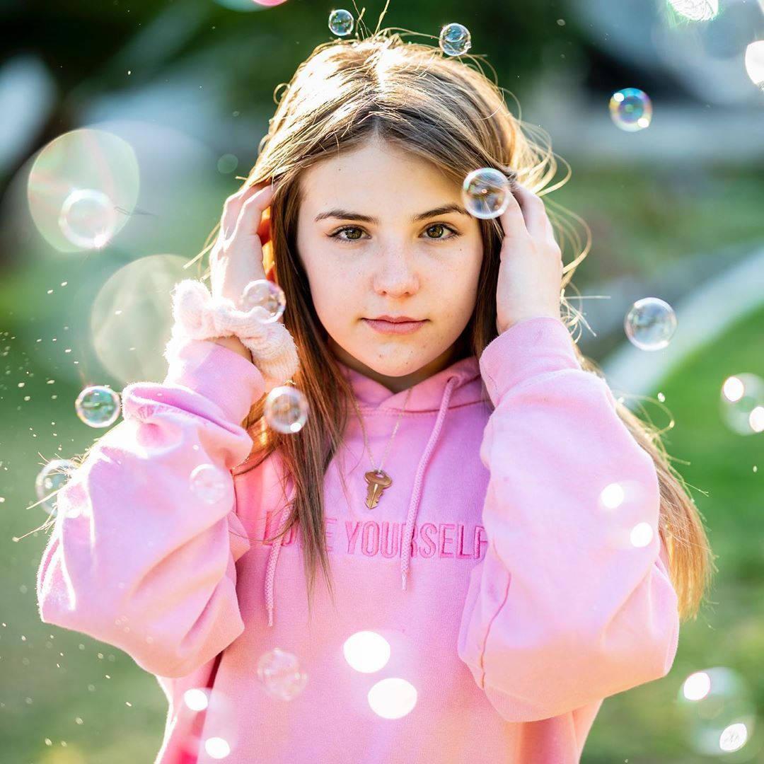 Influencer Wallpapers - Top Free Influencer Backgrounds - WallpaperAccess