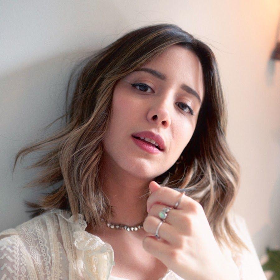 Mia Plays Wallpapers - Top Free Mia Plays Backgrounds - WallpaperAccess