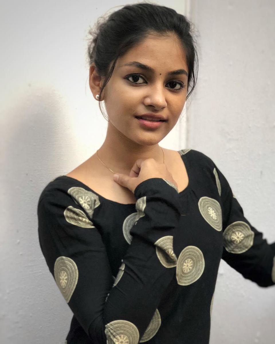 Ivana Tamil Wallpapers - Top Free Ivana Tamil Backgrounds - WallpaperAccess