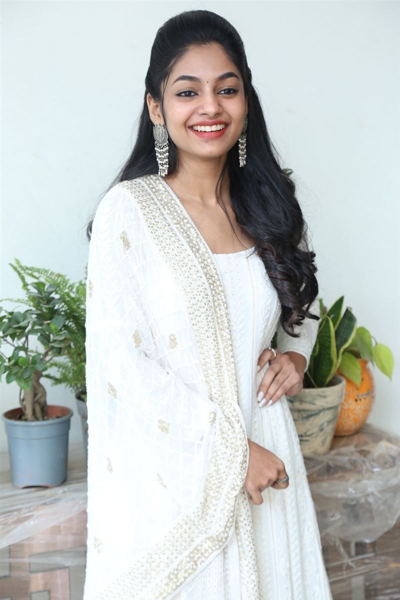 Ivana Tamil Wallpapers - Top Free Ivana Tamil Backgrounds - WallpaperAccess