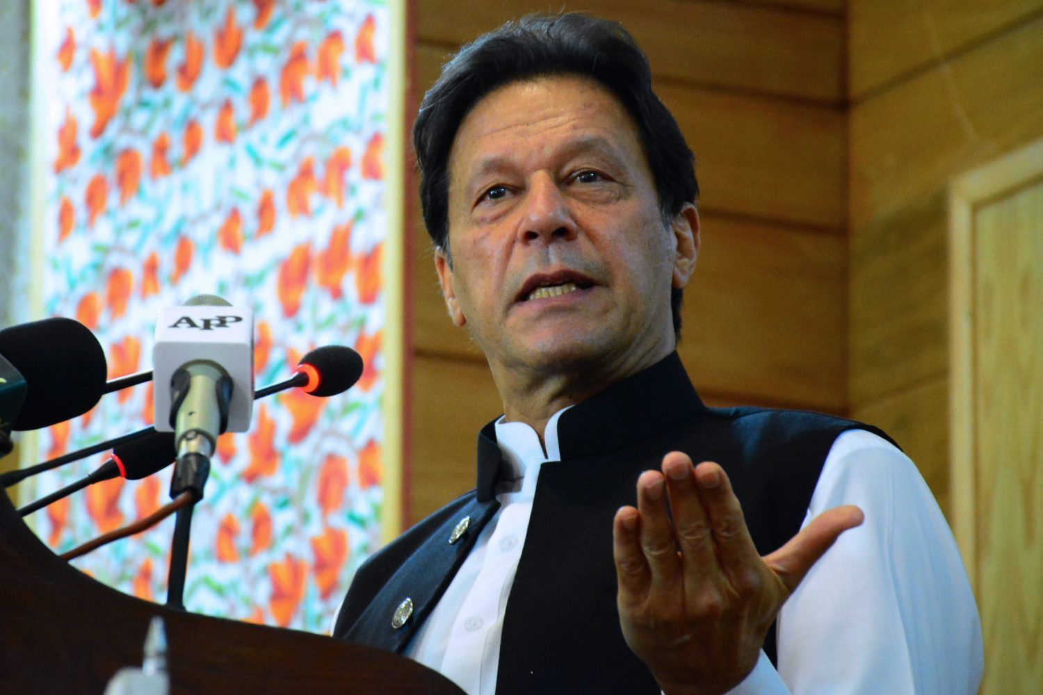 Prime Minister Imran Khan Wallpapers - Top Free Prime Minister Imran ...