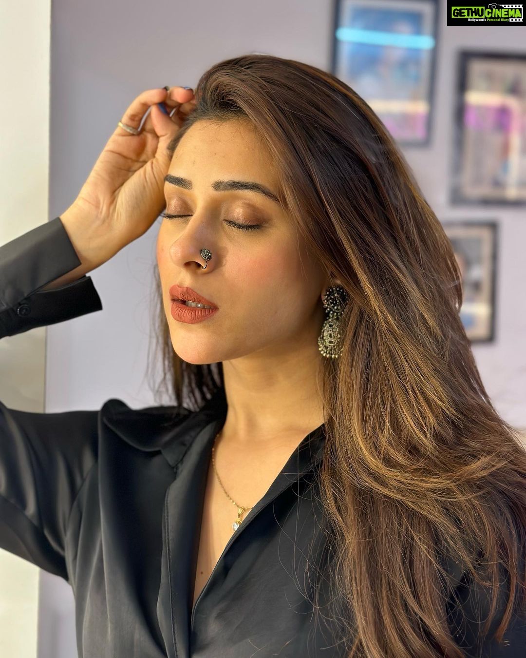 Hiba Nawab Wallpapers - Top Free Hiba Nawab Backgrounds - WallpaperAccess