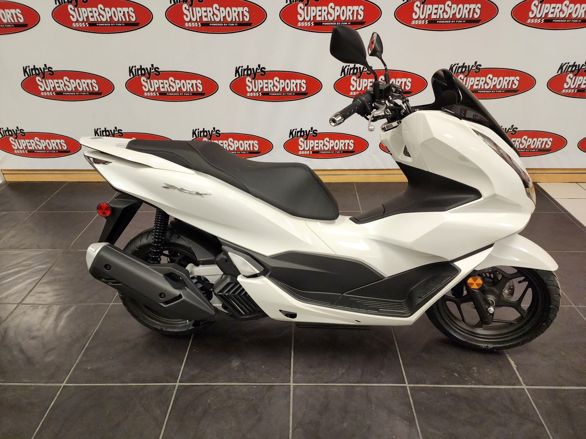 Honda PCX Wallpapers - Top Free Honda PCX Backgrounds - WallpaperAccess