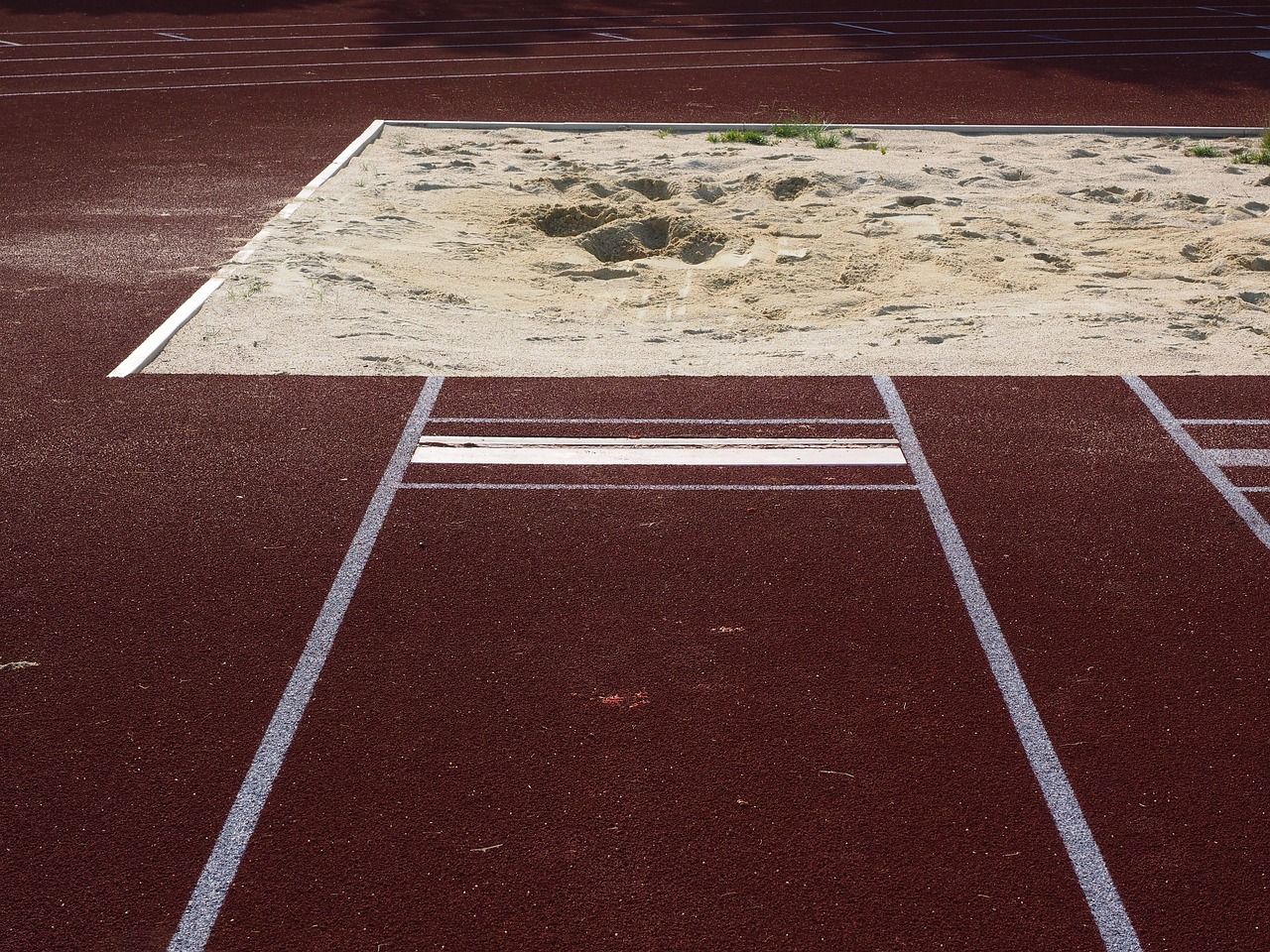 Long Jump Wallpapers - Top Free Long Jump Backgrounds - WallpaperAccess