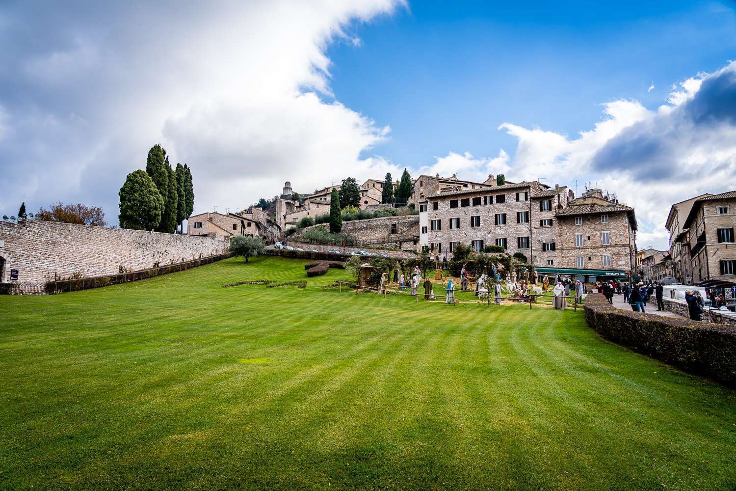 Assisi Wallpapers - Top Free Assisi Backgrounds - WallpaperAccess