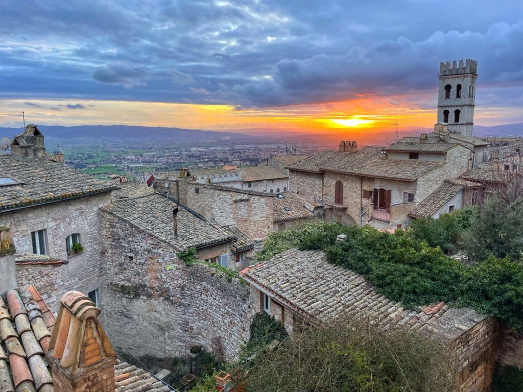 Assisi Wallpapers - Top Free Assisi Backgrounds - WallpaperAccess
