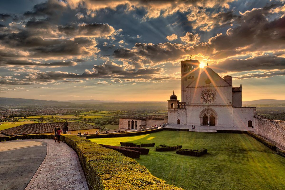 Assisi Wallpapers - Top Free Assisi Backgrounds - WallpaperAccess