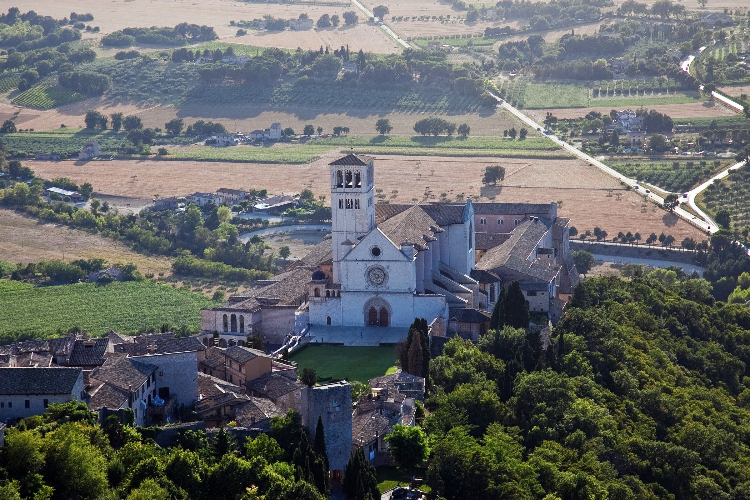 Assisi Wallpapers - Top Free Assisi Backgrounds - WallpaperAccess