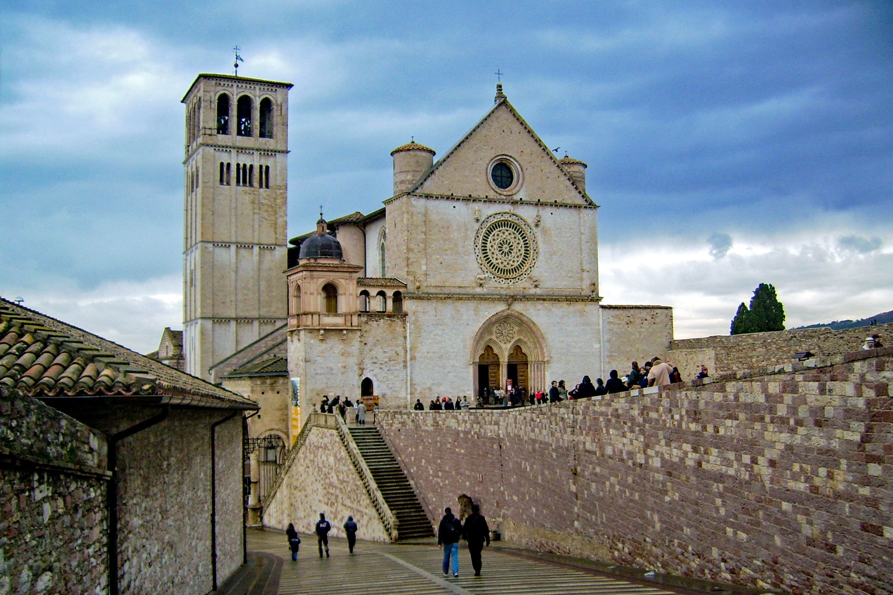 Assisi Wallpapers - Top Free Assisi Backgrounds - WallpaperAccess