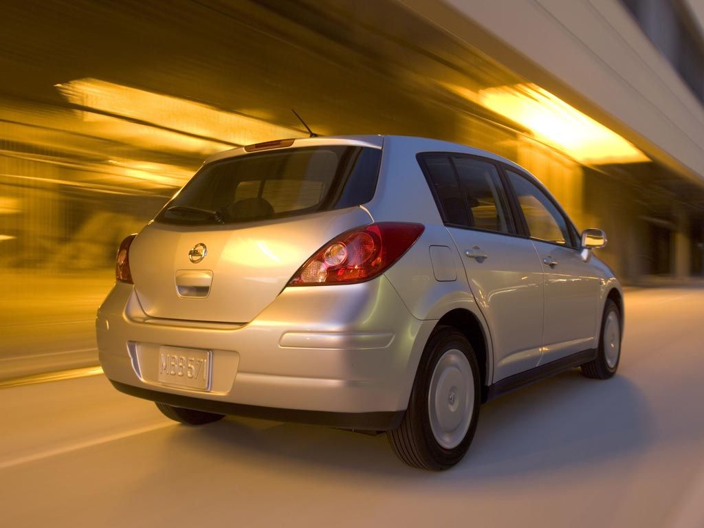 Nissan Versa Wallpapers - Top Free Nissan Versa Backgrounds ...