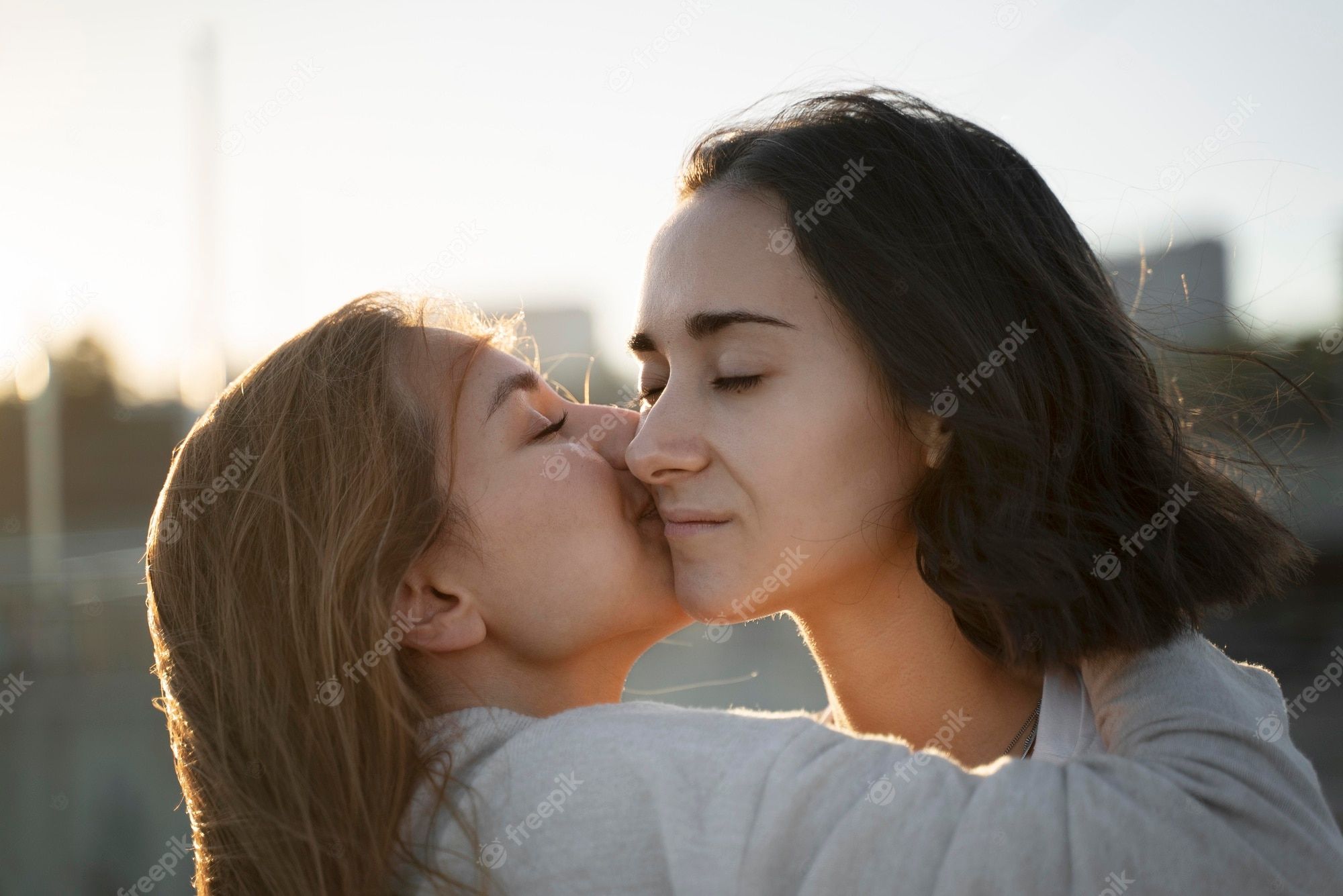 Lesbian Kiss Wallpapers - Top Free Lesbian Kiss Backgrounds ...