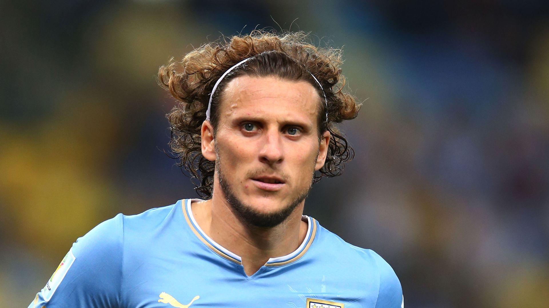 Diego Forlán Wallpapers - Top Free Diego Forlán Backgrounds - WallpaperAccess