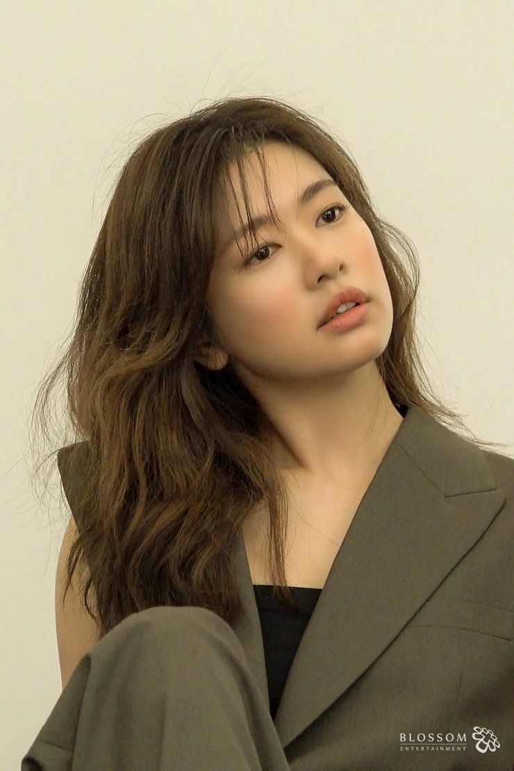 Go Youn Jung Wallpapers Top Free Go Youn Jung Backgrounds Wallpaperaccess