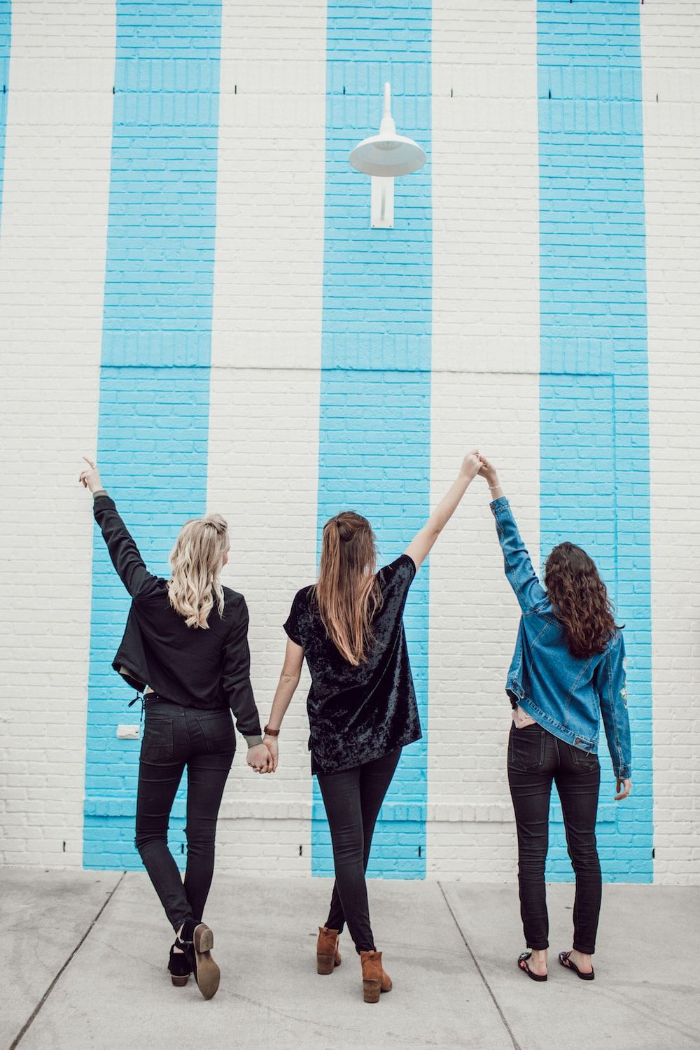 Three Friends Wallpapers - Top Free Three Friends Backgrounds ...